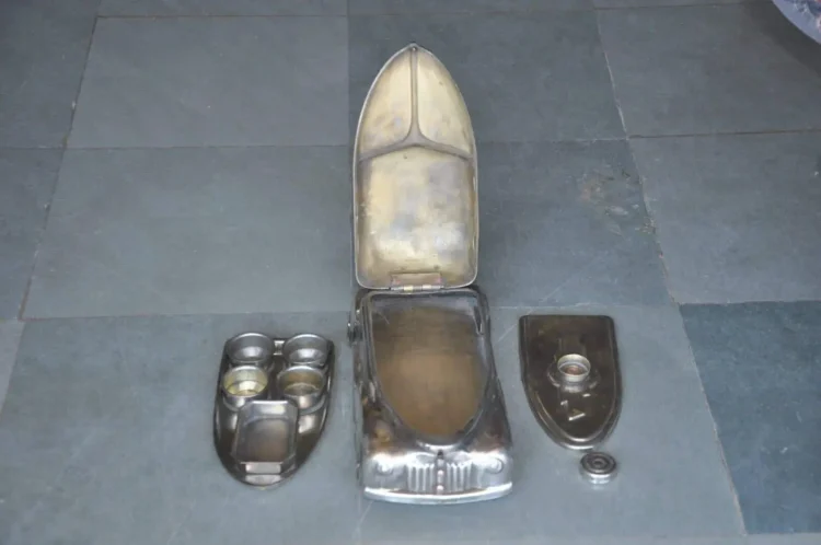 Vintage Betel Nut Box - Purana Darwaza